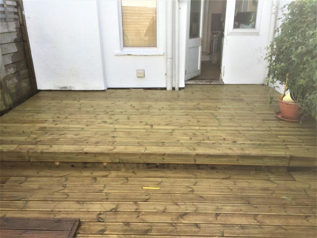 Completed decking with step | Laywoods Decking
